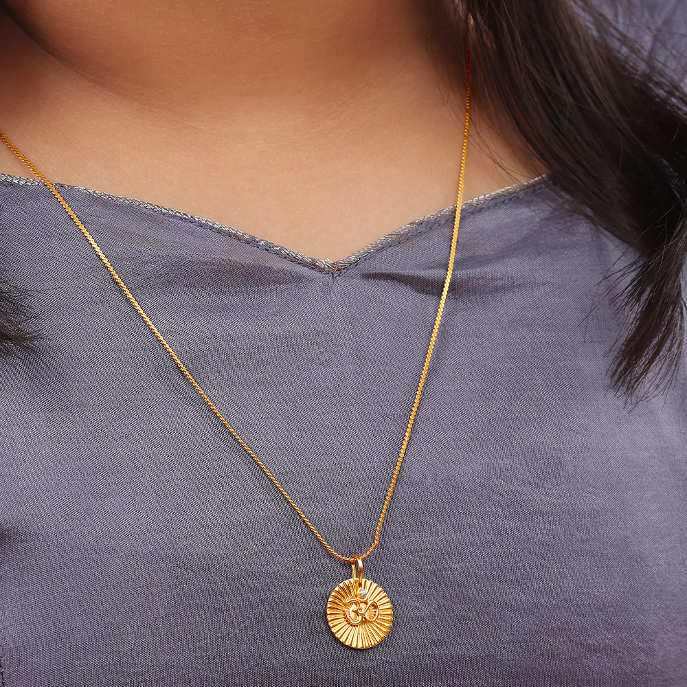 Buy Pious Om Halo Pendant for Kids at Best Price | Tanishq Singapore ...